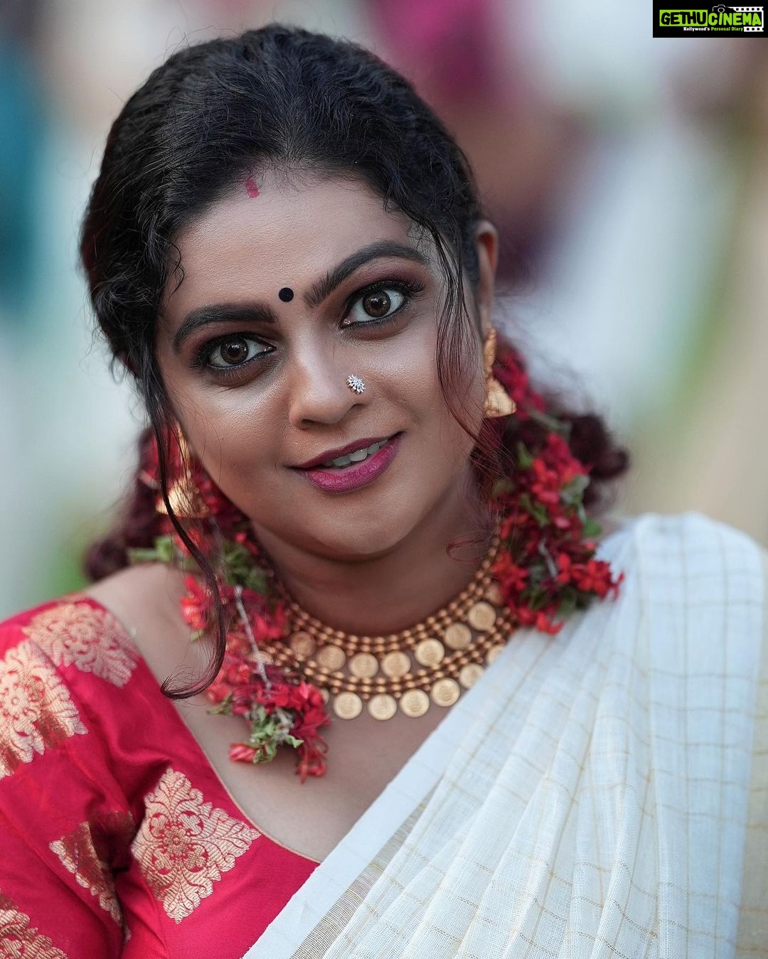 Aswathy Sreekanth Instagram – When u have too many onam pics and you ...