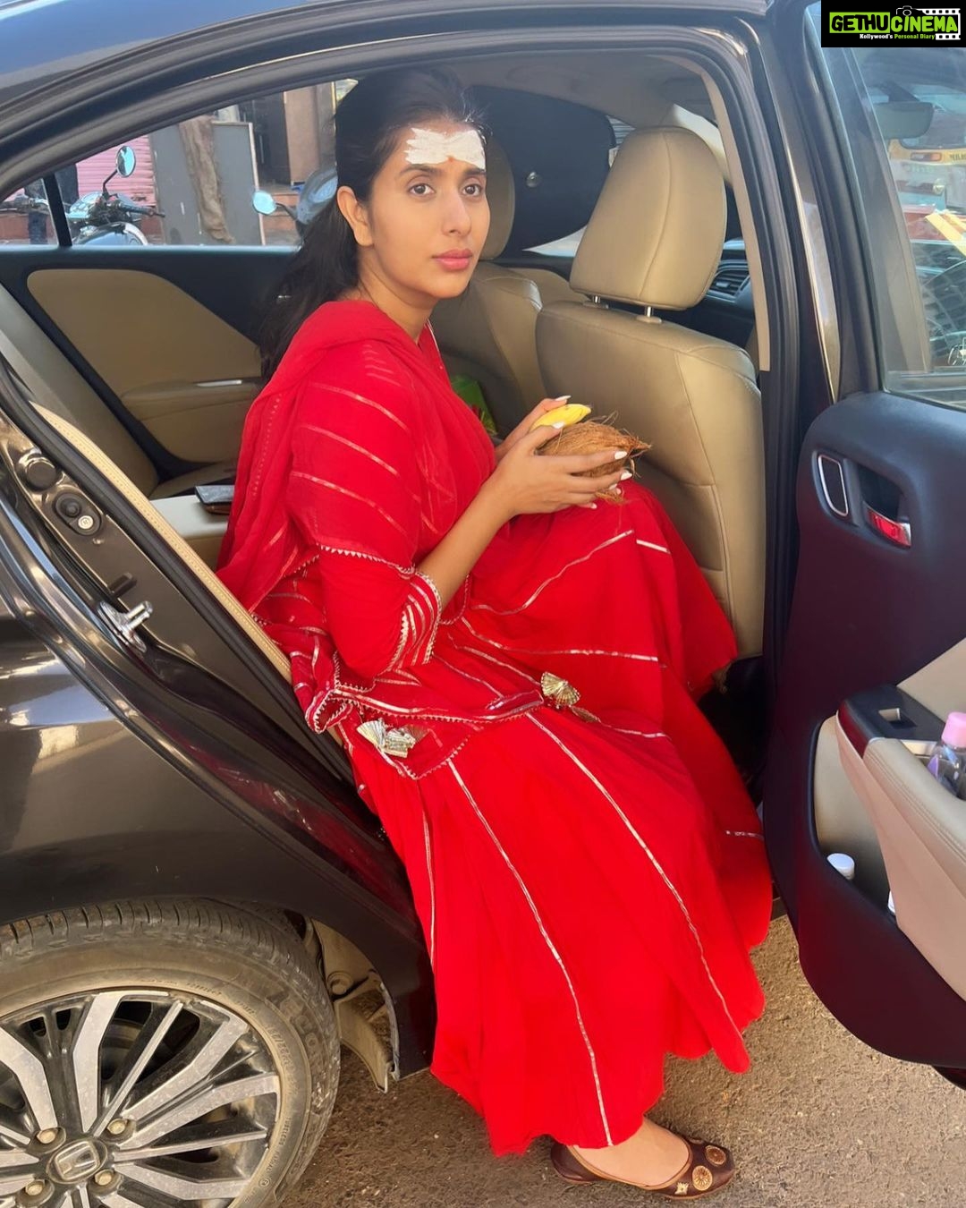 Charu Asopa Instagram – Maha Shivratri aayi, Sukhon ke saath ye aayi 🙏 ...