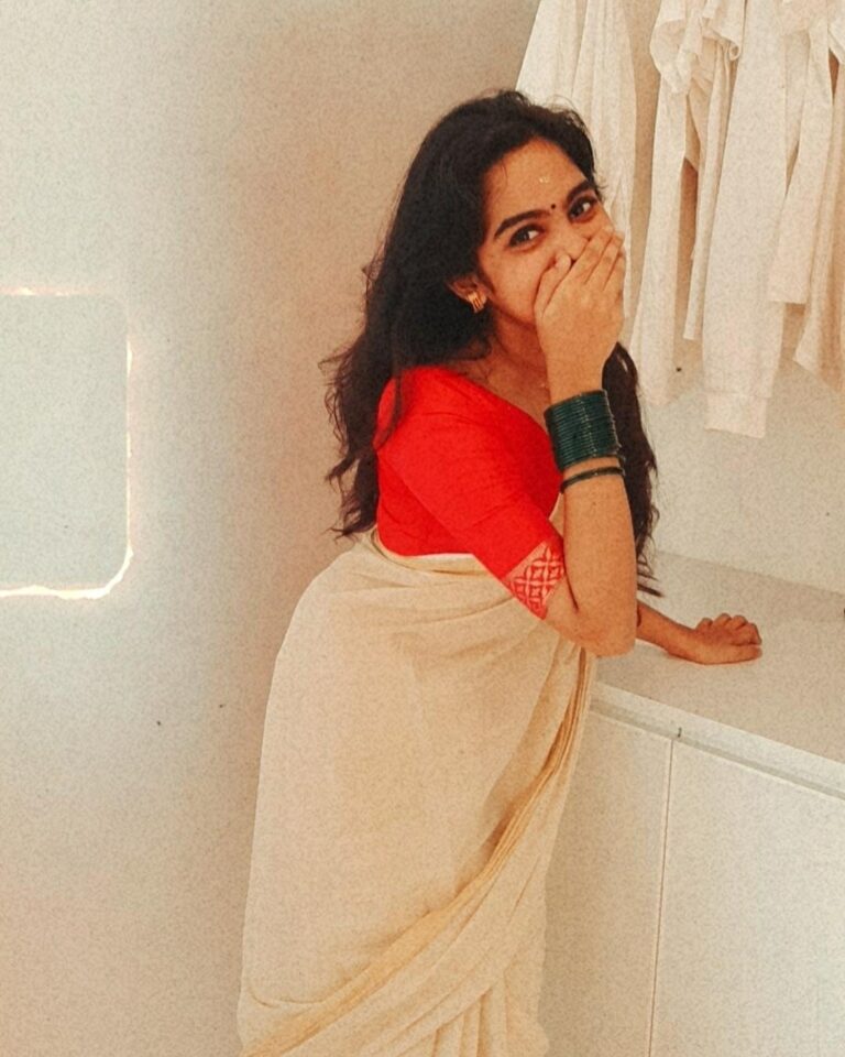 Actress Devika Sanjay HD Photos and Wallpapers August 2021 | Gethu Cinema