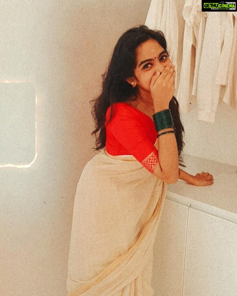 Actress Devika Sanjay HD Instagram Photos and Wallpapers August 2021 | Gethu Cinema