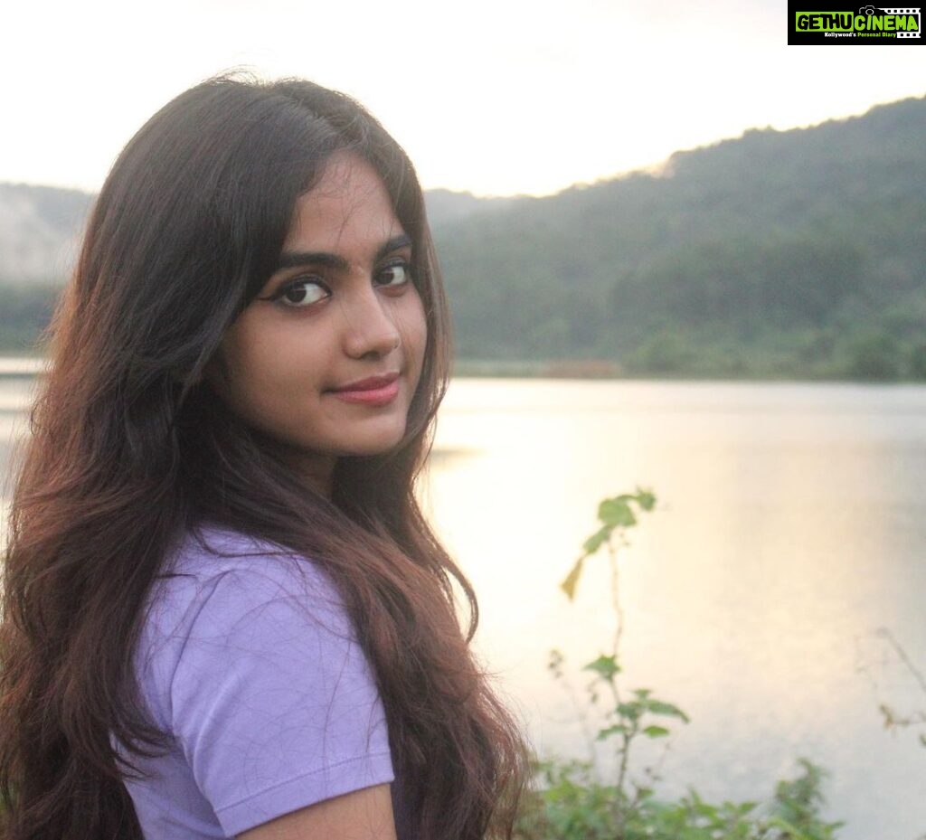 Actress Devika Sanjay HD Instagram Photos and Wallpapers September 2022 | Gethu Cinema