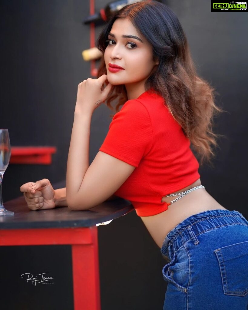 Actress Dharsha Gupta HD Instagram Photos and Wallpapers April 2023 ...