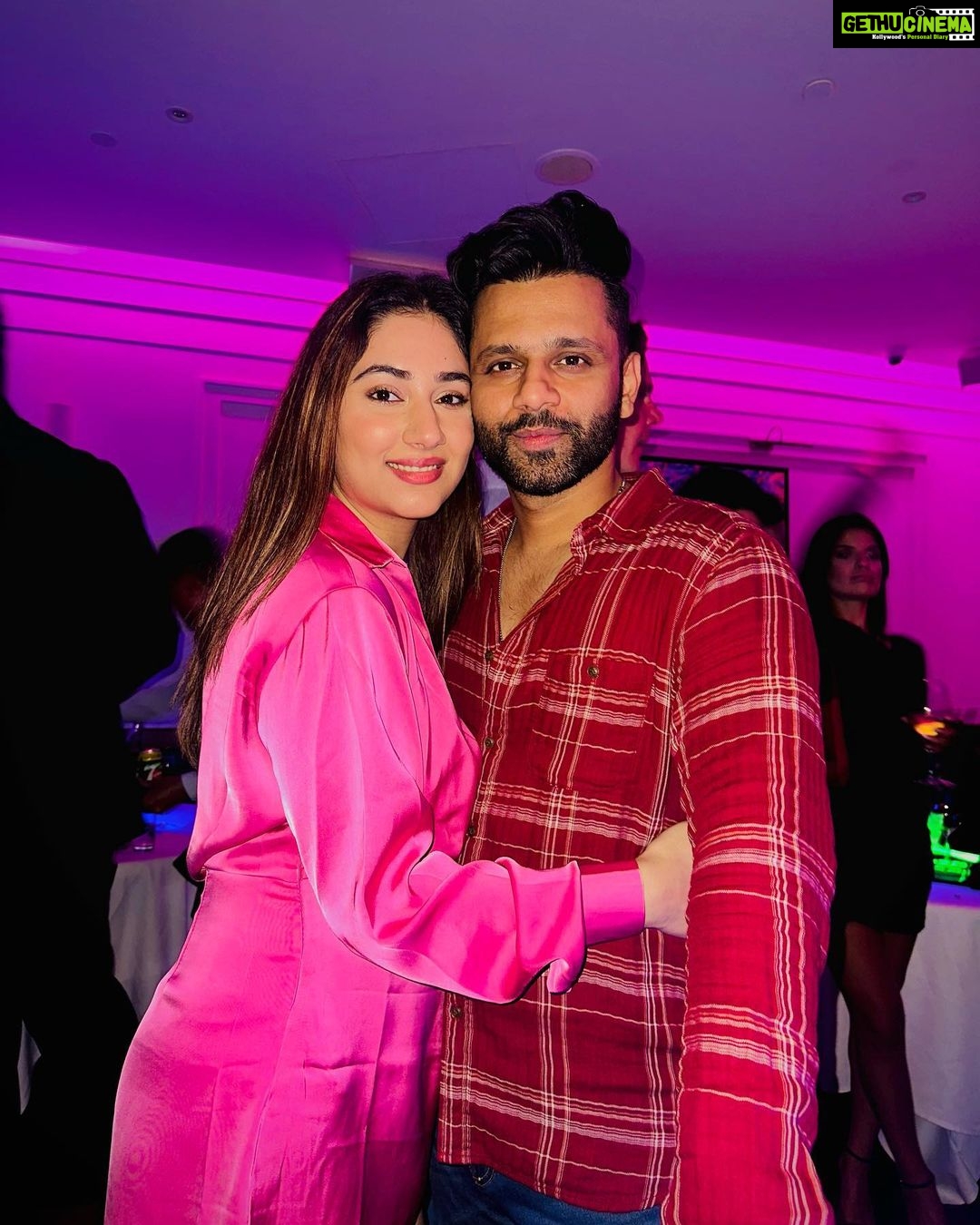 Disha Parmar Instagram – We cute! 🥰 . . . Dress from @srstore09 | Gethu ...