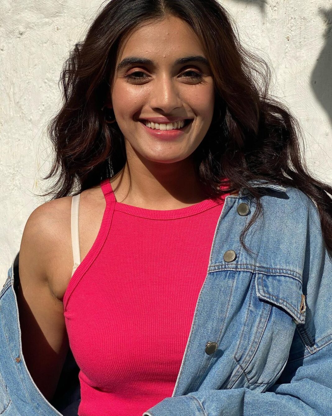 Actress Divyansha Kaushik HD Photos and Wallpapers March 2023 - Gethu ...