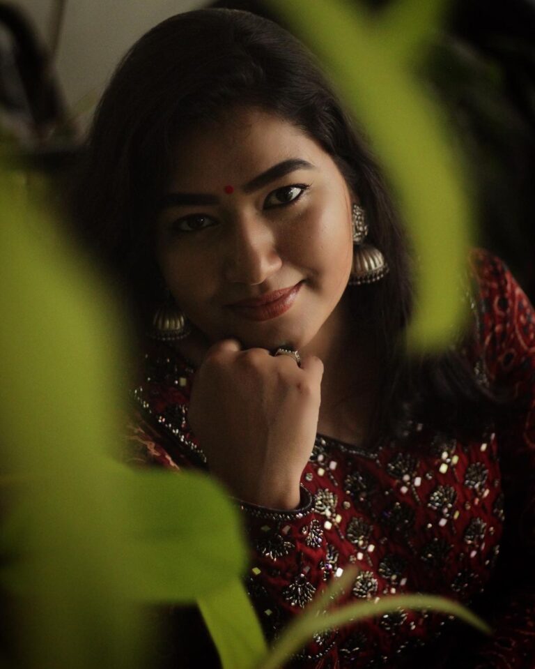 Actress Grace Antony HD Photos and Wallpapers September 2022 - Gethu Cinema