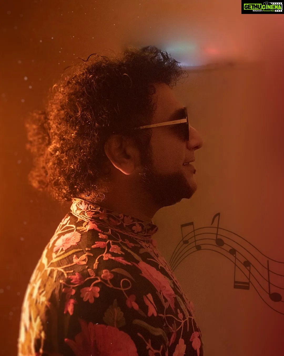 Singer Haricharan HD Instagram Photos and Wallpapers April 2023 | Gethu ...