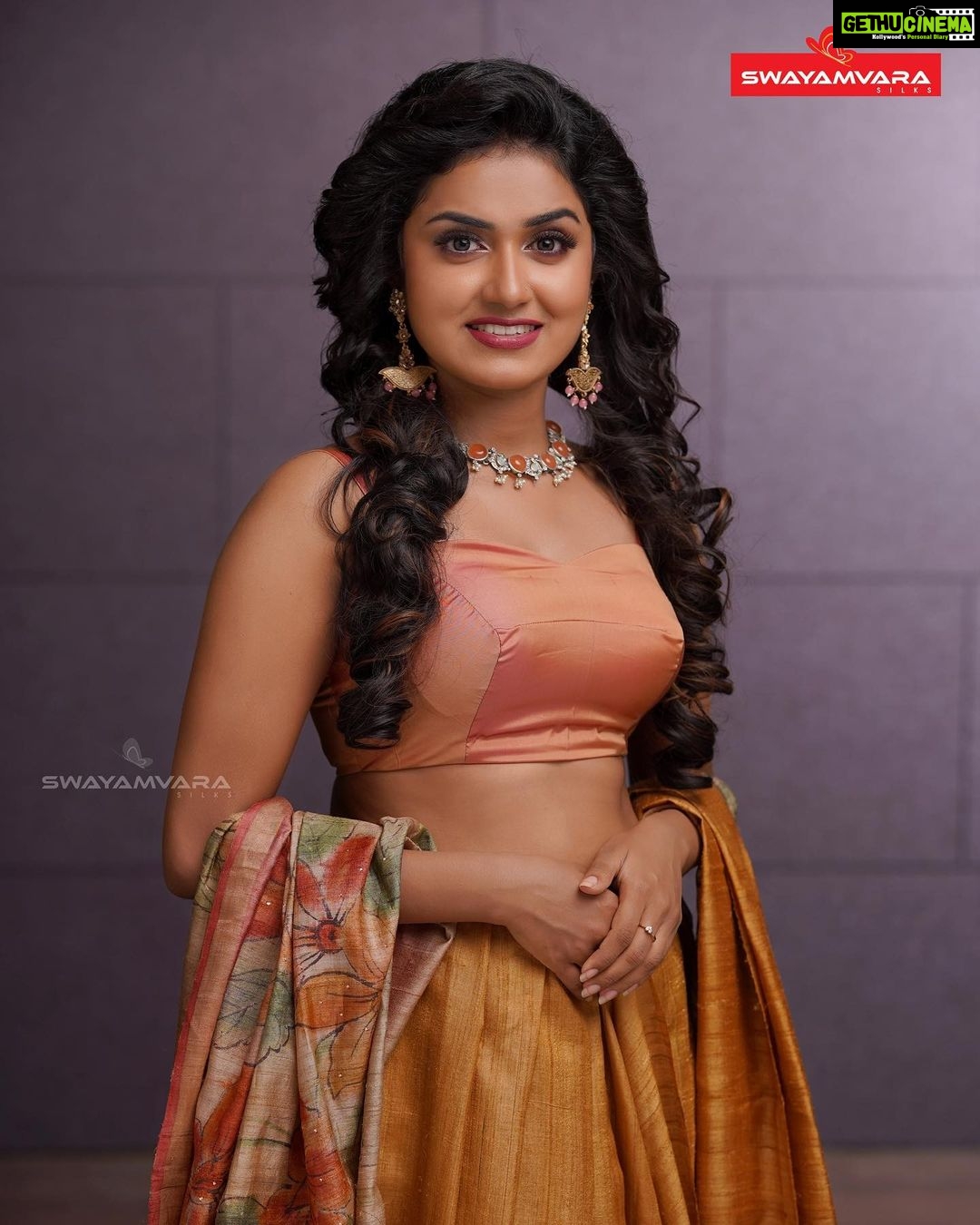 Haritha G Nair Instagram – Haritha G Nair wearing Tusser silk saree in ...