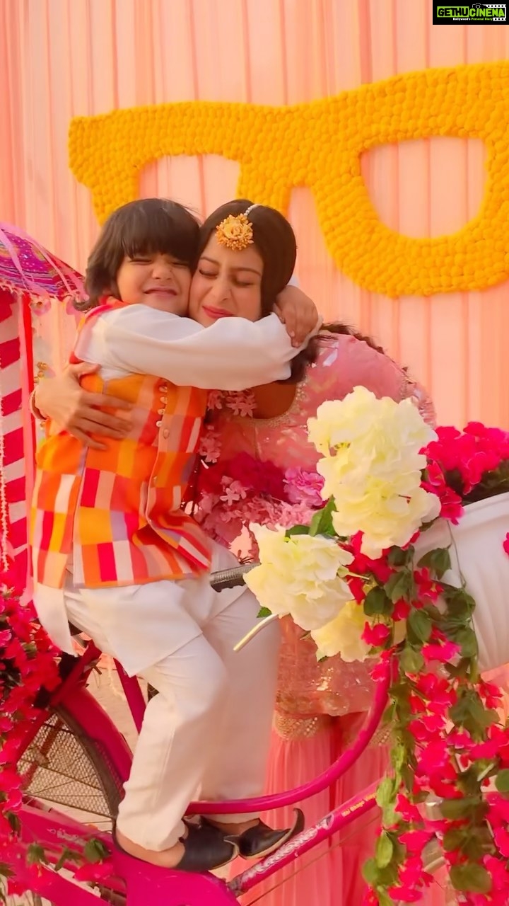 Isha Malviya Instagram – sach hai kuch bhi nahi🙈😘 @taavish_gupta_12 mera dillu ️ . @colorstv # ...