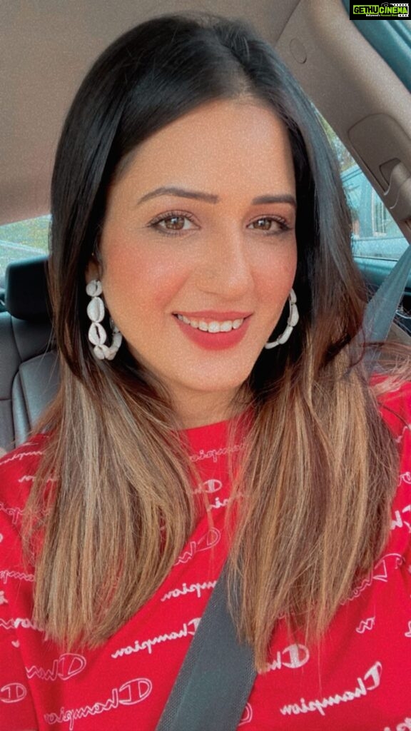 Actress Isha Rikhi HD Instagram Photos and Wallpapers September 2022 ...