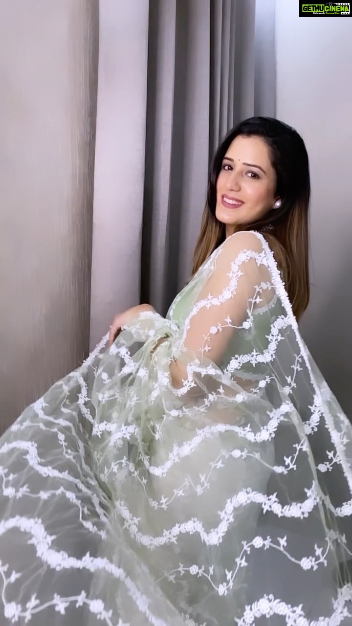 Isha Rikhi Instagram – 💚🤍 Saree @shopmulmul Jewellery ...