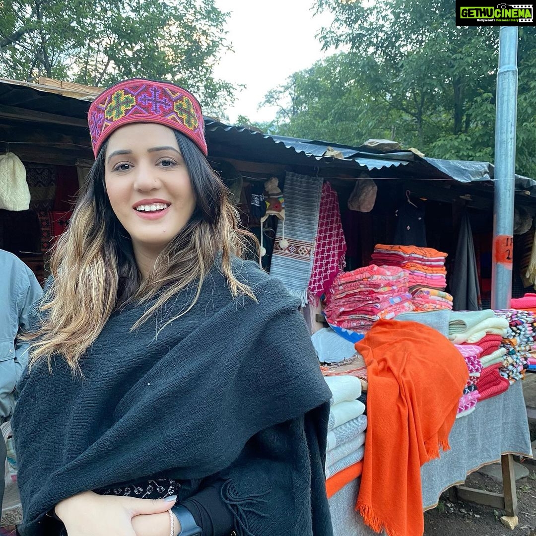 Isha Rikhi Instagram – 🤍 #reelitfeelit #SaadiReelSaadiFeel | Gethu Cinema