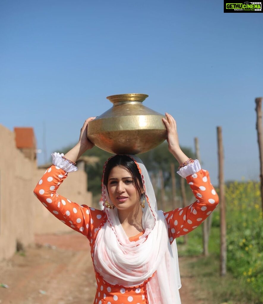 Actress Isha Rikhi HD Instagram Photos and Wallpapers February 2022 ...