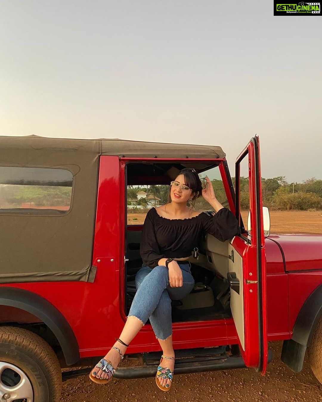 Isha Rikhi Instagram – You gotta nourish to flourish 🌹 | Gethu Cinema