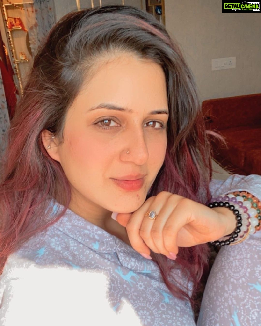 Isha Rikhi Instagram – I know I look tired but I don’t care 🤷🏼‍♀️ 🥰 💖 ...
