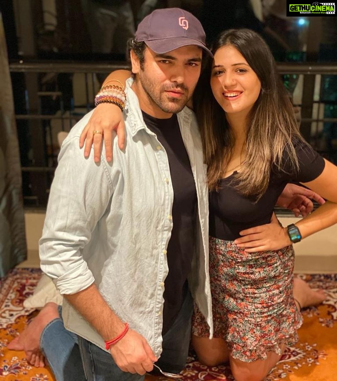 Isha Rikhi Instagram – 🤍🤍🤍🤍 📸 Photography @glazoschool @harryrajput64 💄 ...