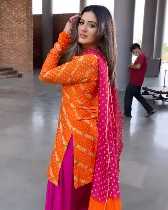 Actress Isha Rikhi HD Photos and Wallpapers October 2021 - Gethu Cinema