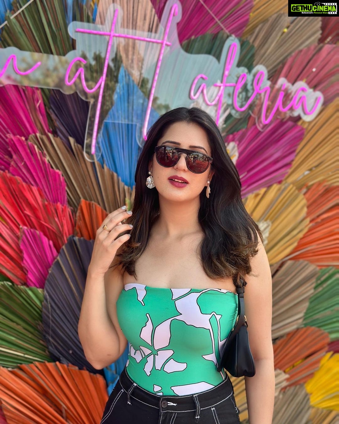 Isha Rikhi Instagram – 💛 ️💚💙🤎💜 | Gethu Cinema