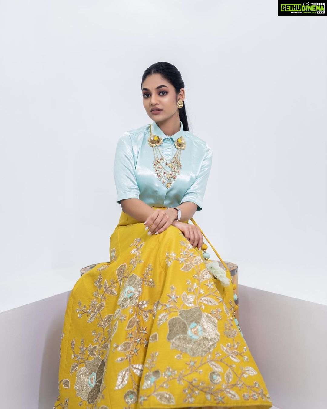 Ivana Instagram – Outfit & Styling @savinidii_official @eega_praveen ...