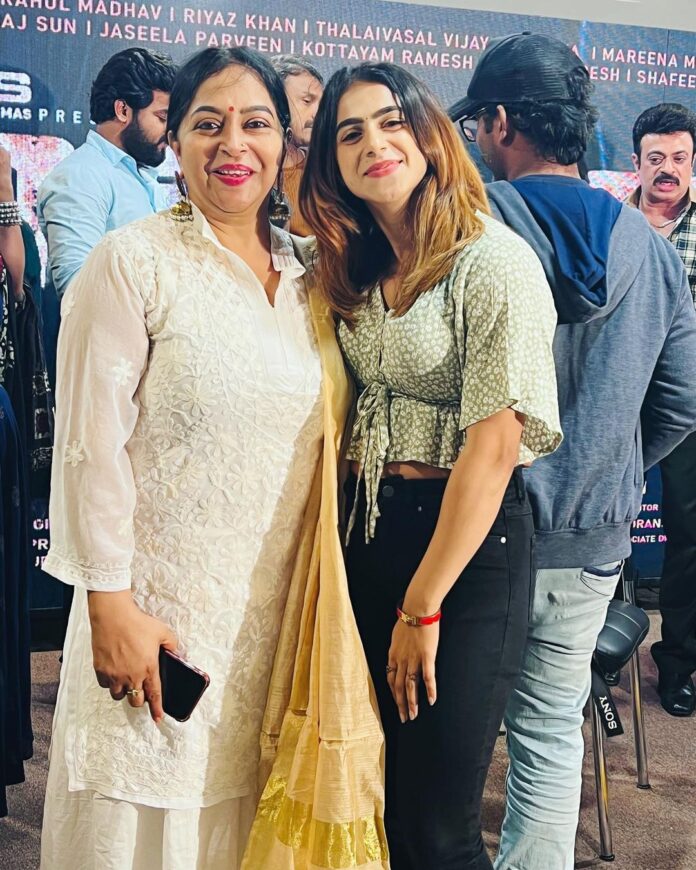 Actress Jaseela Parveen HD Photos and Wallpapers May 2023 - Gethu Cinema