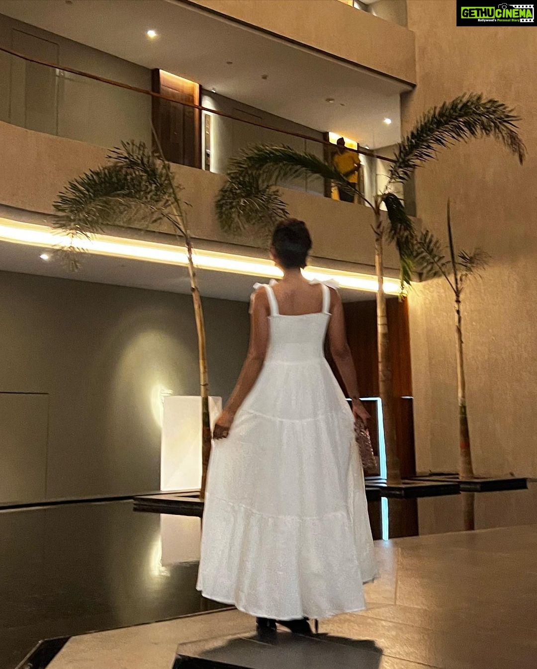 Karishma Sharma Instagram – “Ajeeb kahani hai pyar aur dosti ke bich ke ...