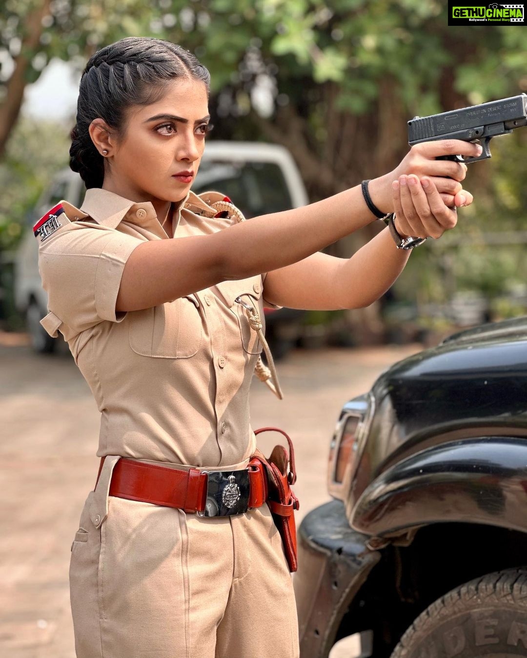 Khushi Dubey Instagram – Main…. Inspector Chikki Sharma. Hair by ...