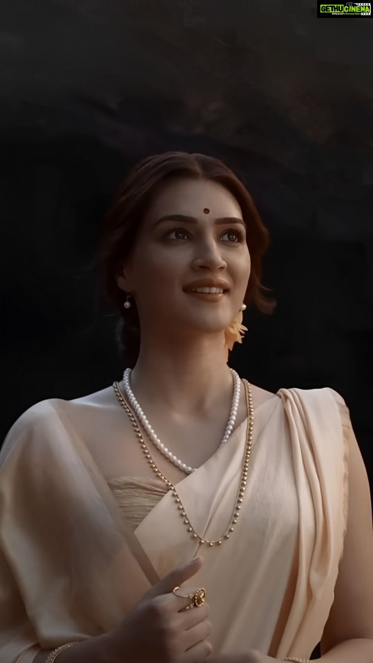 Kriti Sanon Instagram - My Janaki and My Jaan.. ♥️♥️🥰 (Swipe) @geeta ...