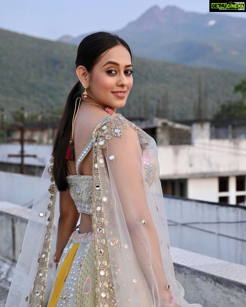 Actress Krutika Desai Khan HD Instagram Photos and Wallpapers January ...