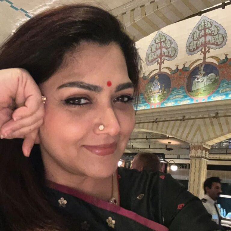 Actress Kushboo HD Photos and Wallpapers June 2023 - Gethu Cinema