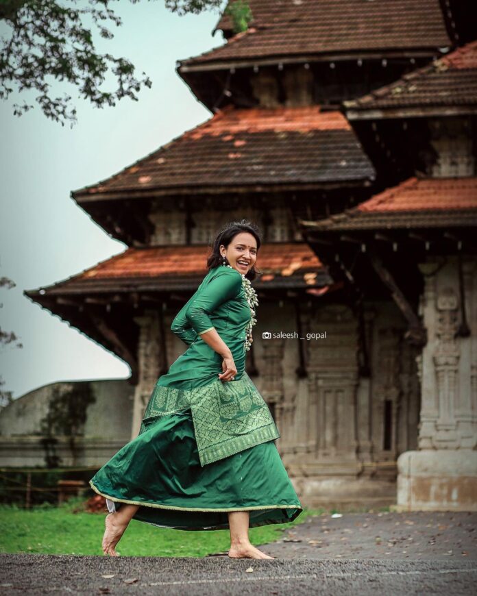 Actress Lena Kumar HD Photos and Wallpapers December 2022 - Gethu Cinema