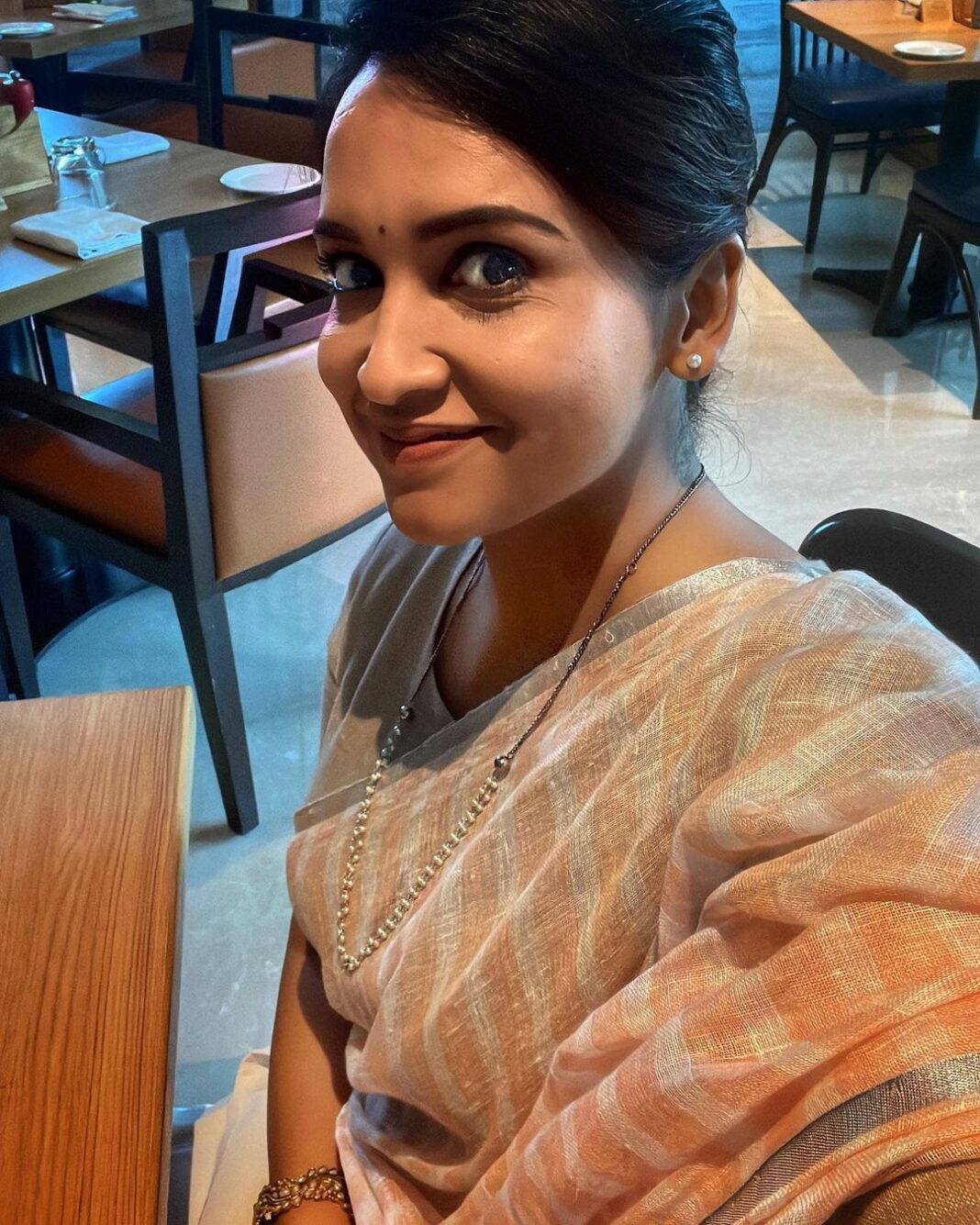 Actress Lena Kumar HD Photos and Wallpapers July 2022 - Gethu Cinema