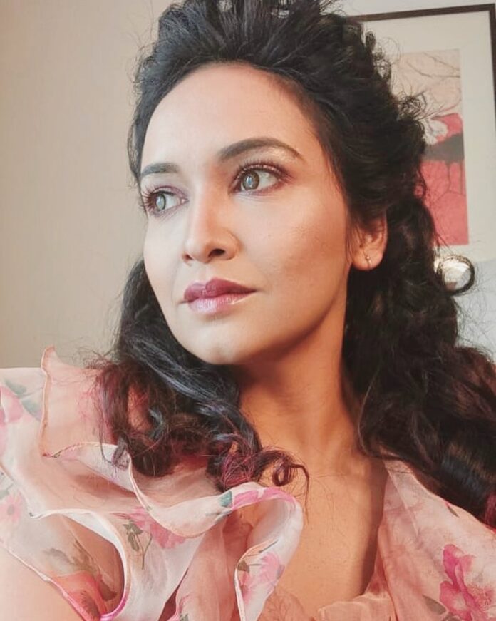 Actress Lena Kumar HD Photos and Wallpapers May 2023 - Gethu Cinema