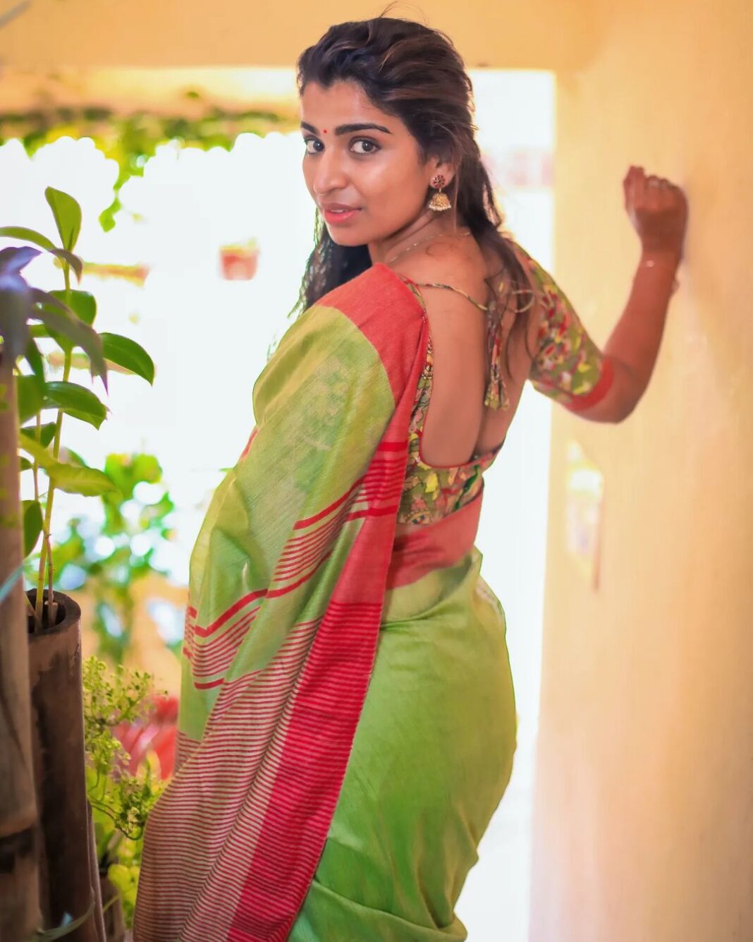 Actress Lisha Chinnu HD Photos and Wallpapers June 2022 | Gethu Cinema