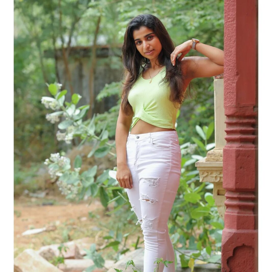 Actress Lisha Chinnu HD Photos and Wallpapers June 2022 | Gethu Cinema