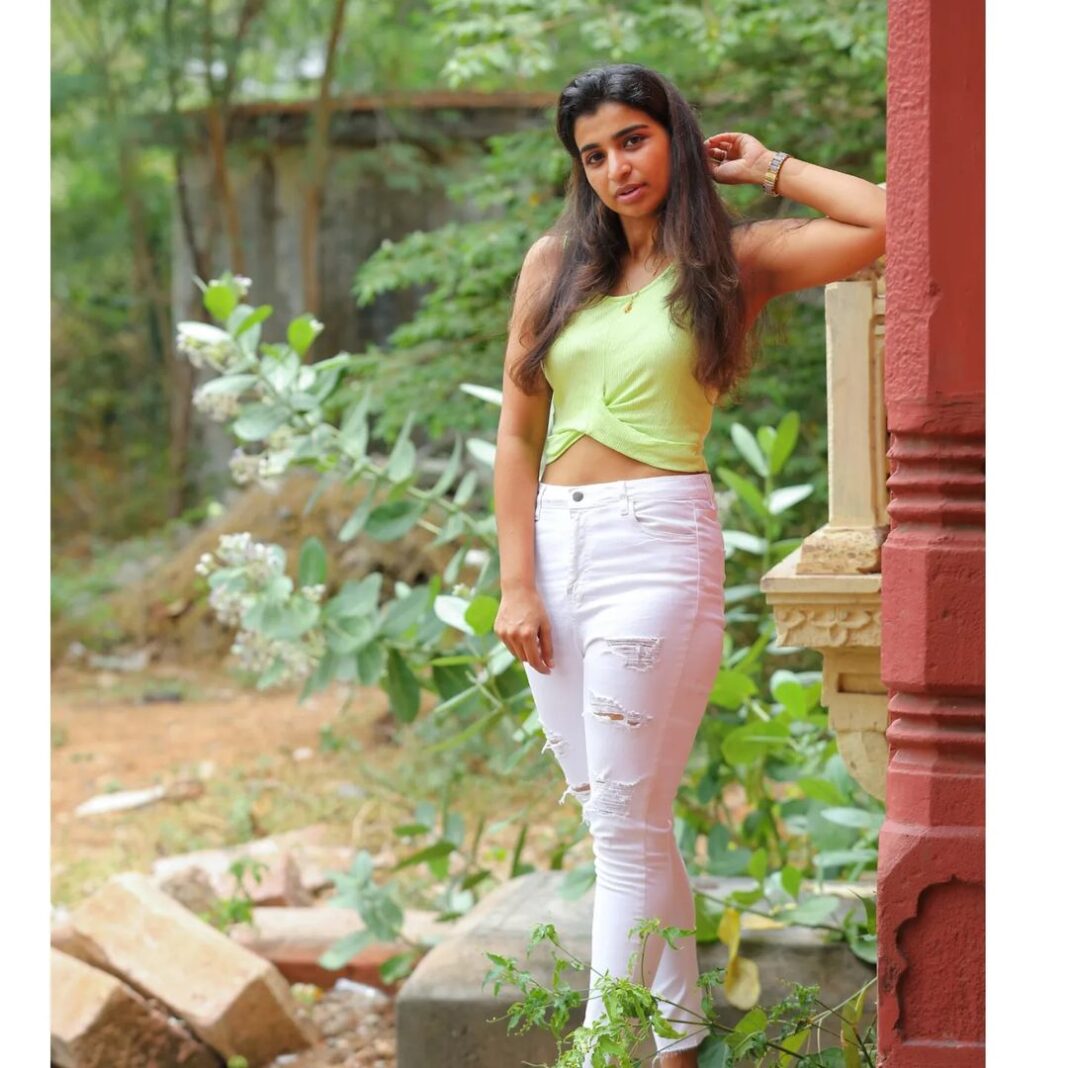 Actress Lisha Chinnu HD Photos and Wallpapers June 2022 | Gethu Cinema