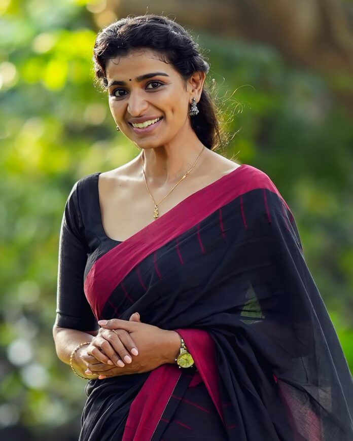 Actress Lisha Chinnu HD Photos and Wallpapers March 2023 | Gethu Cinema