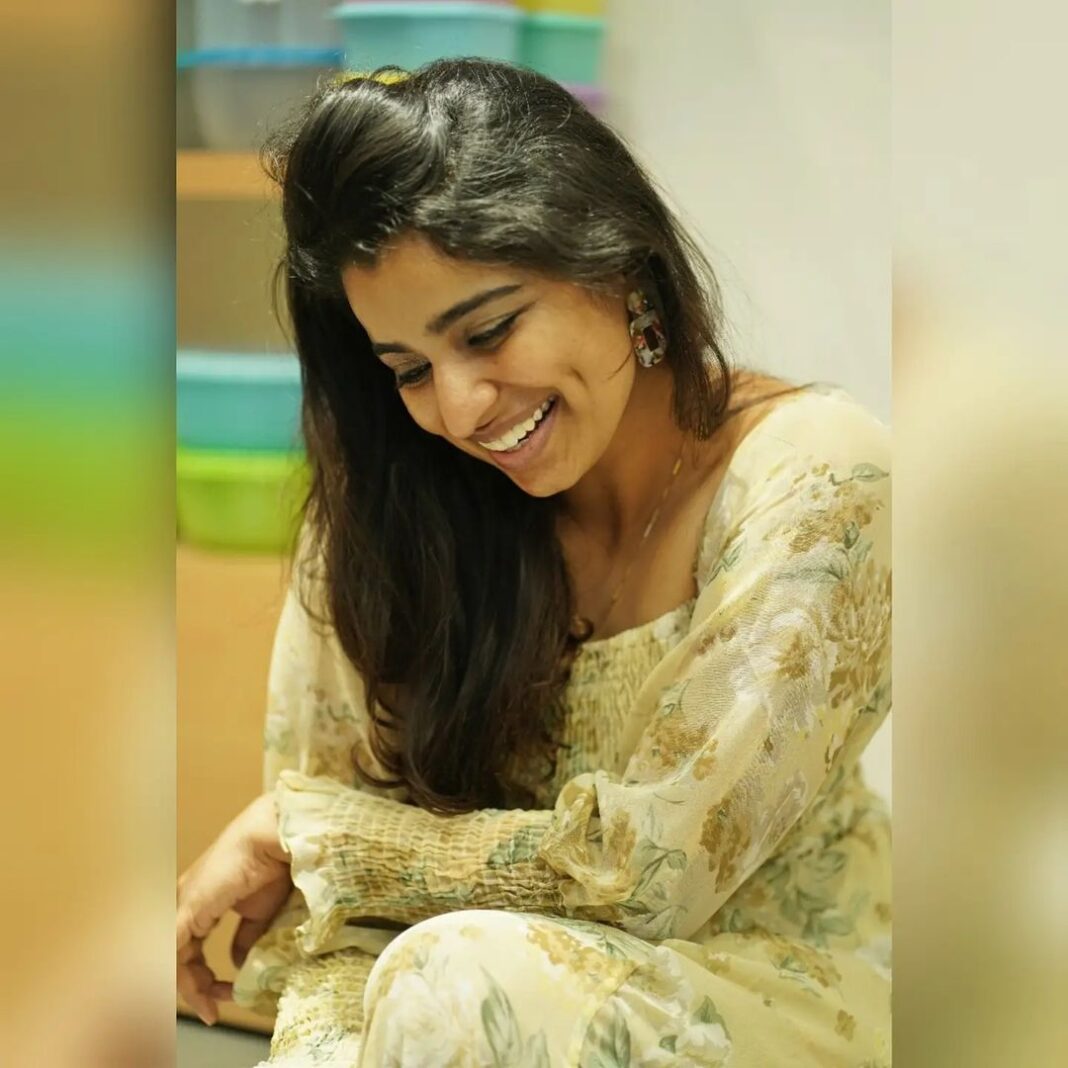 Actress Lisha Chinnu HD Instagram Photos and Wallpapers November 2021 ...