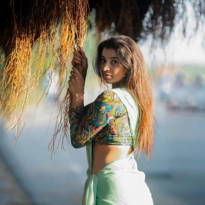 Actress Lisha Chinnu HD Instagram Photos and Wallpapers February 2023 ...