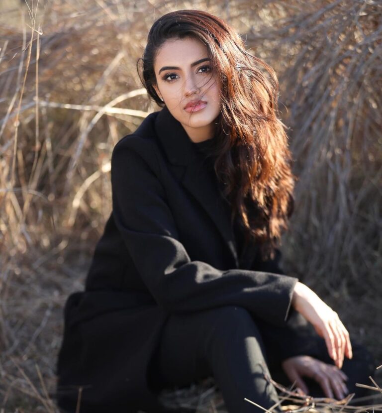 Actress Malvika Sharma HD Photos and Wallpapers May 2023 - Gethu Cinema