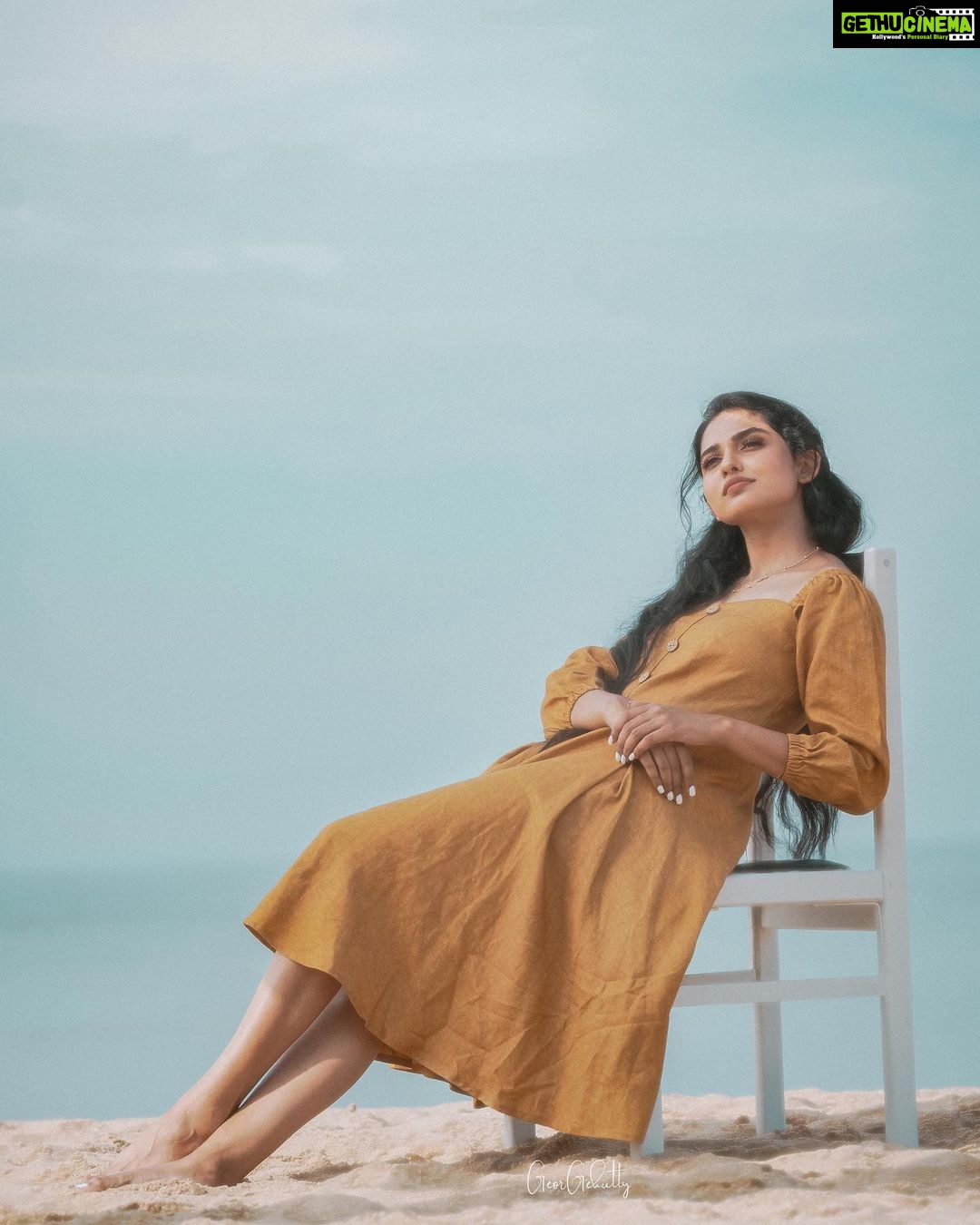 Actress Mamitha Baiju HD Instagram Photos and Wallpapers September 2022 ...