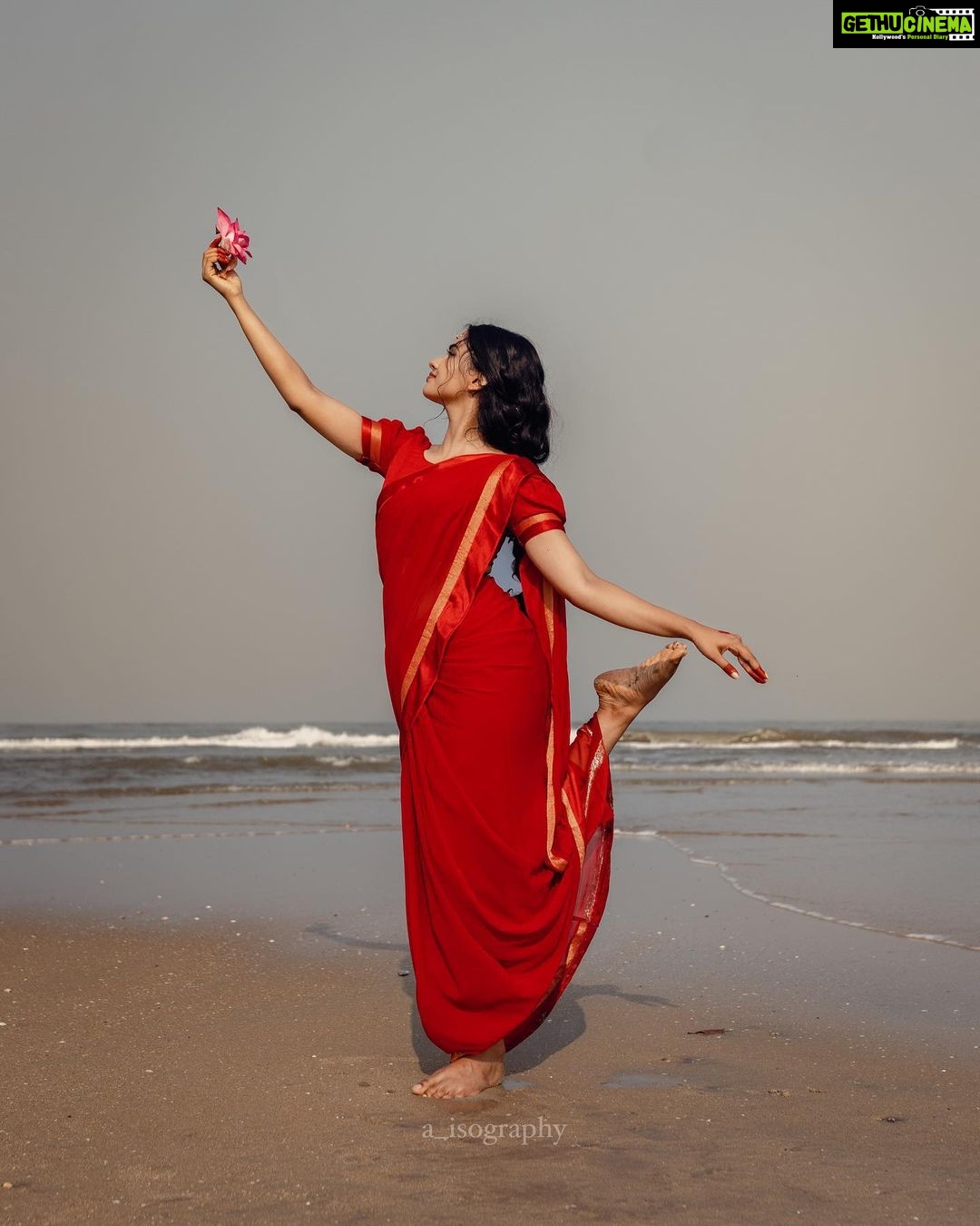 Mamitha Baiju Instagram – 𝐒𝐇𝐘𝐀𝐀𝐌𝐀 . . Concept&📸: @a_isography Costume ...