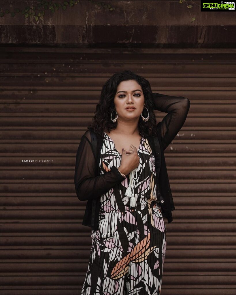 Actress Mareena Michael Kurisingal HD Instagram Photos and Wallpapers ...