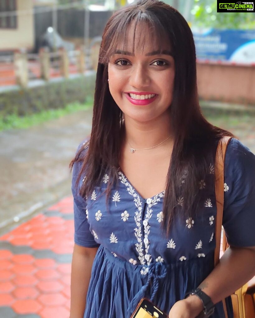 Actress Mareena Michael Kurisingal HD Instagram Photos and Wallpapers ...