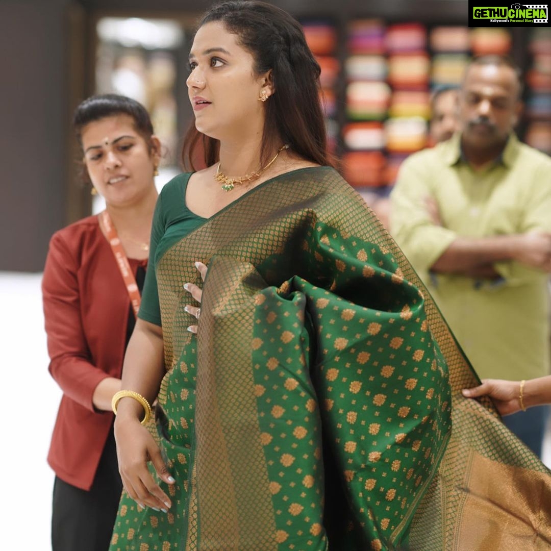 Actress Mareena Michael Kurisingal HD Instagram Photos and Wallpapers ...