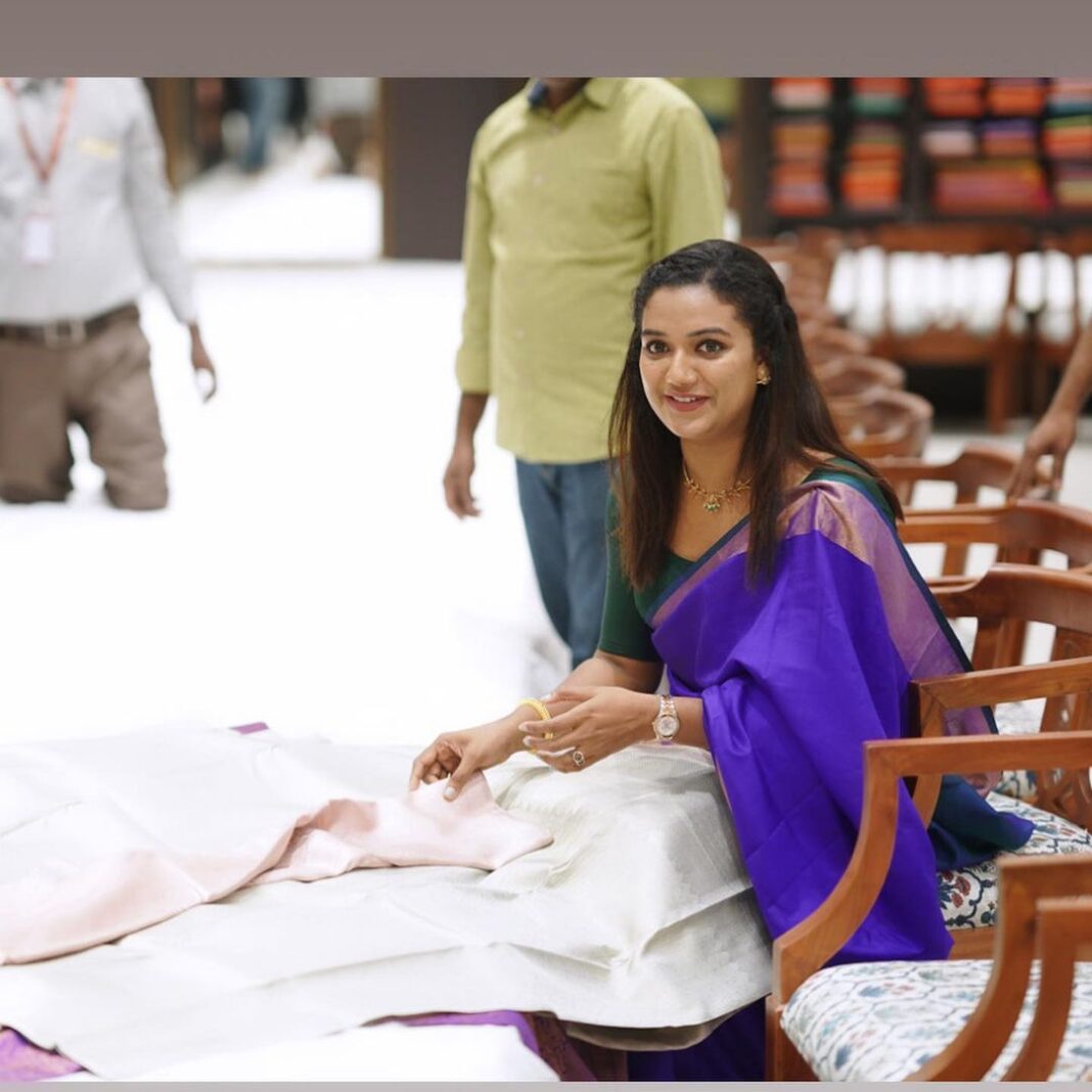 Actress Mareena Michael Kurisingal HD Instagram Photos and Wallpapers ...