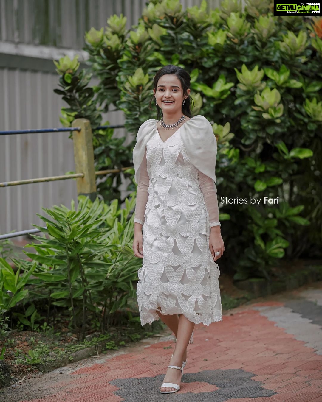 Meenakshi Anoop Instagram – Defines 🪞 Stylist and designer : @doms.2010 ...