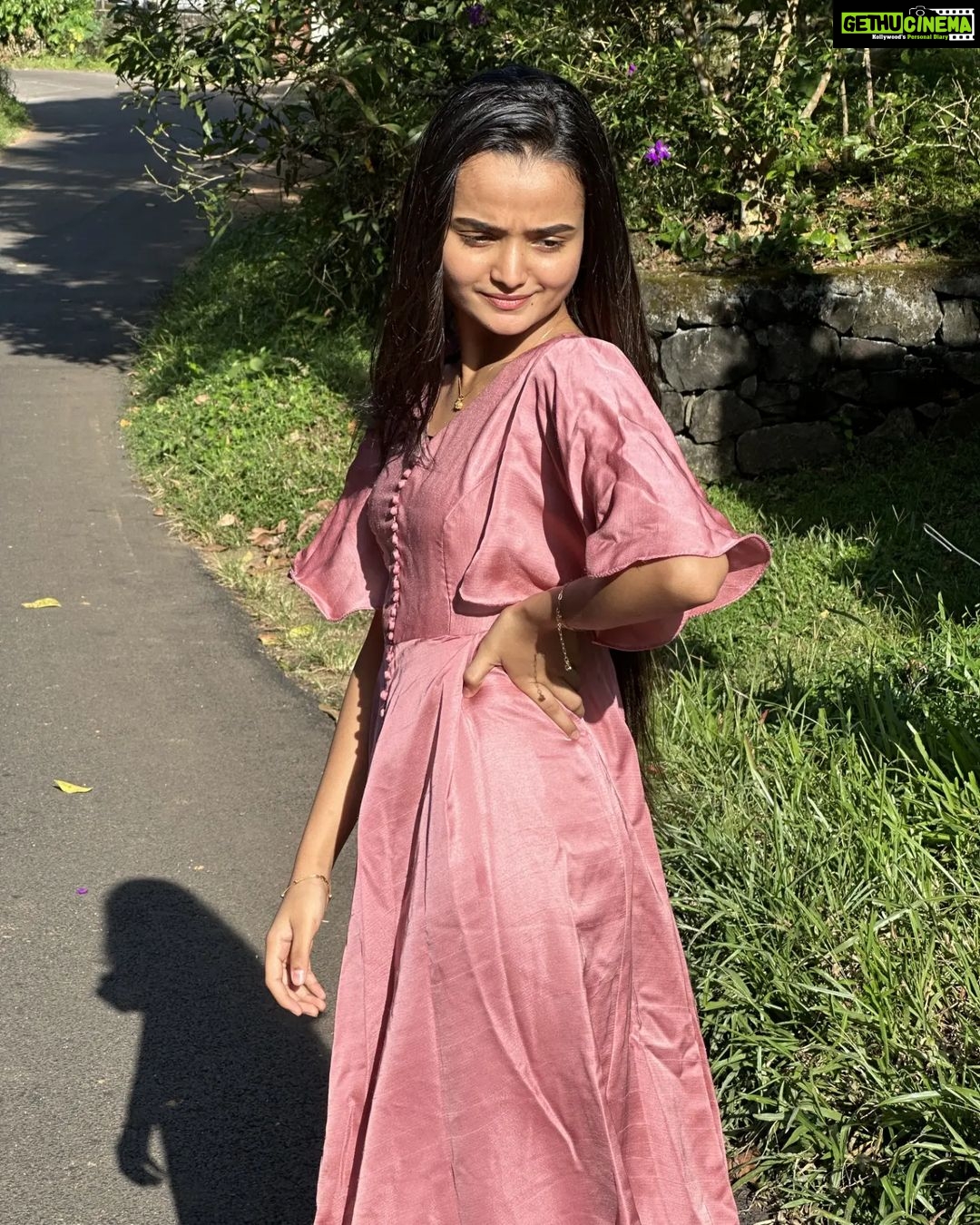 Meenakshi Anoop Instagram – Just double tap😛 👗@amala_designer_couture ...