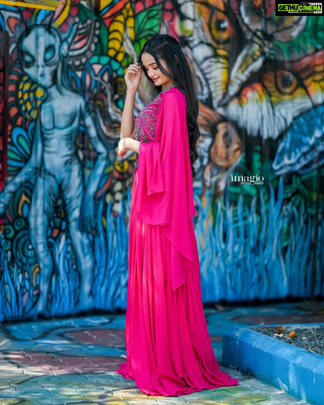 Meenakshi Anoop Instagram – Official twinn of fighter fish 👀 Stylist ...