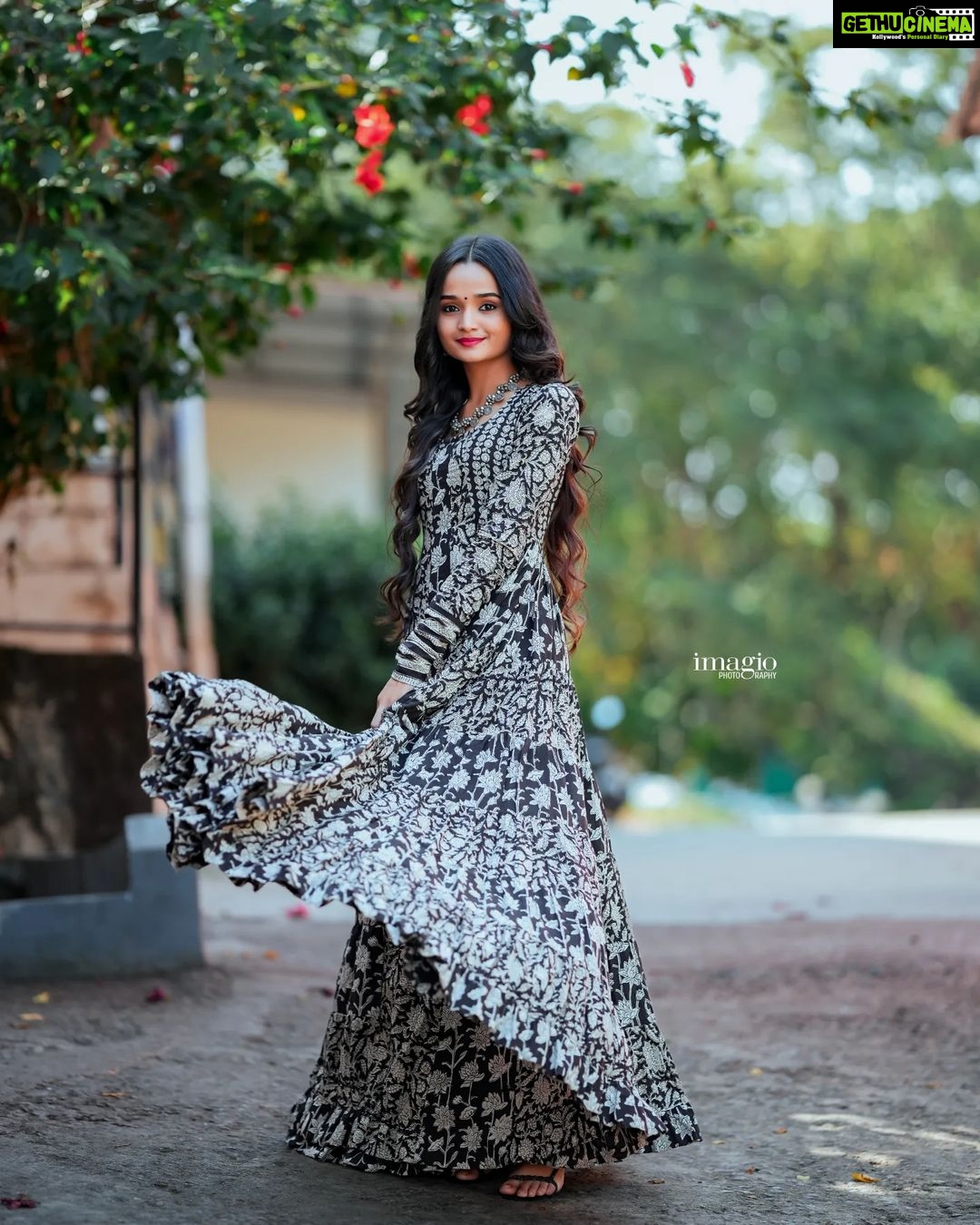 Meenakshi Anoop Instagram – Elayne🕊 Stylist and designer : @doms.2010 ...