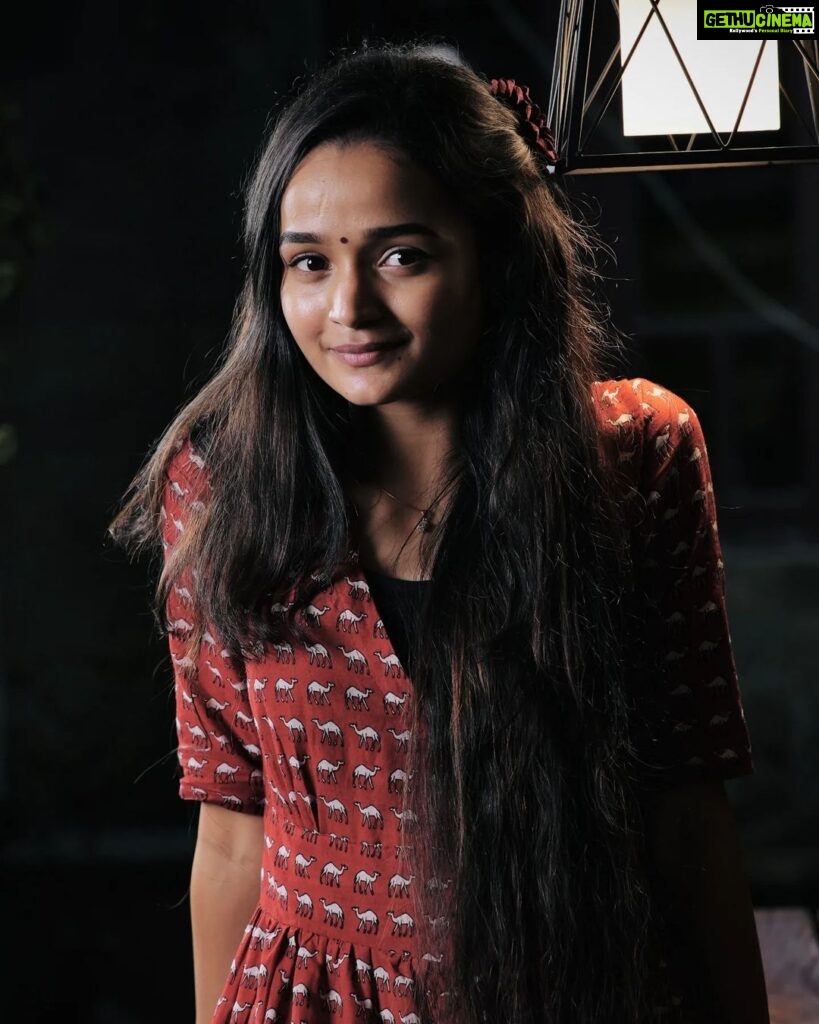 Meenakshi Anoop Instagram – Vintage vibe🦋 👗@cafefashion_by_remya_nair ...