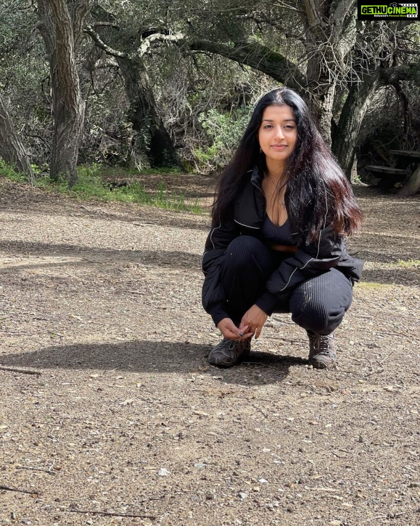 Actress Meera Jasmine HD Instagram Photos and Wallpapers April 2023 | Gethu Cinema